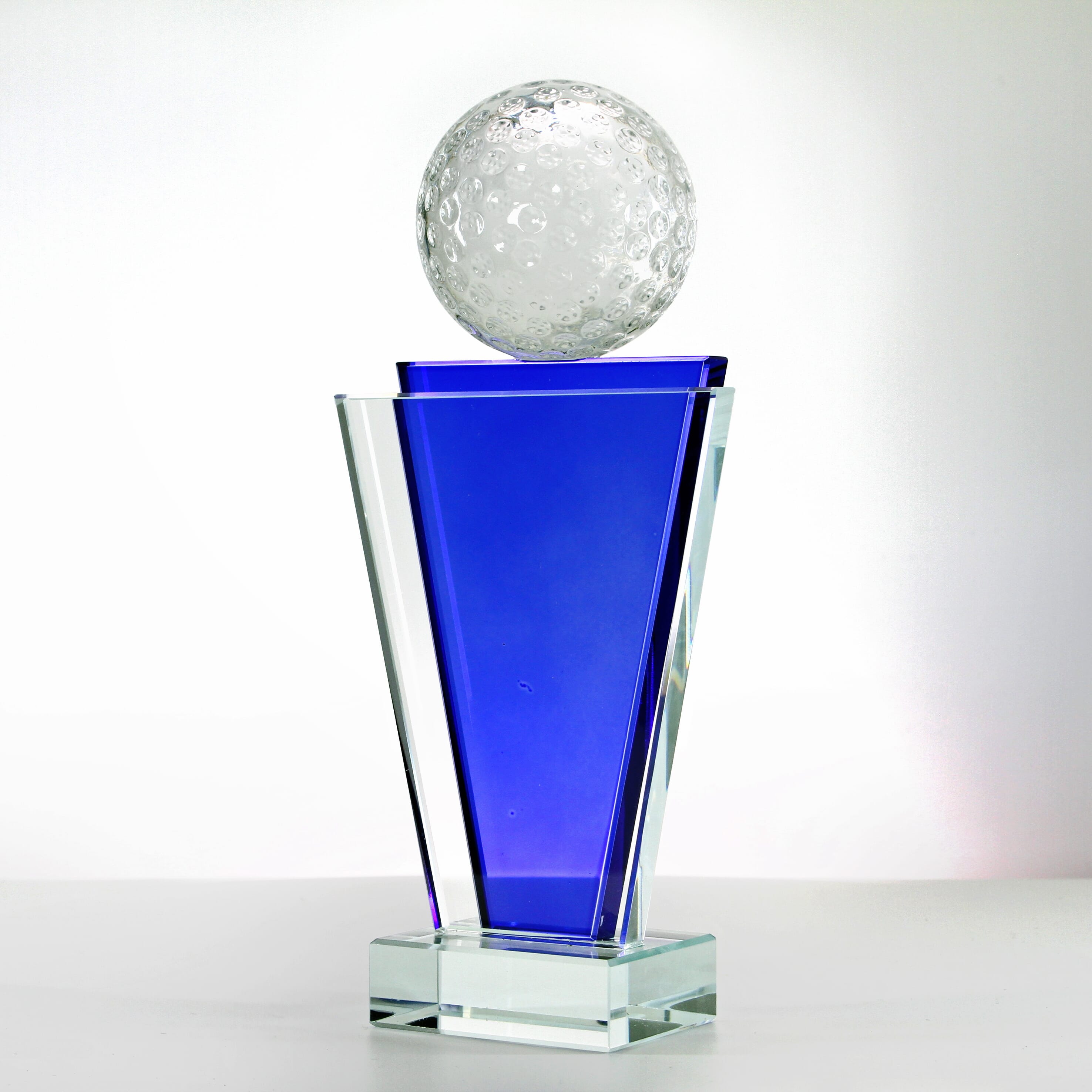 Personalised Ready-Made Gauntlet Golf Trophy Trophies | Gaudio