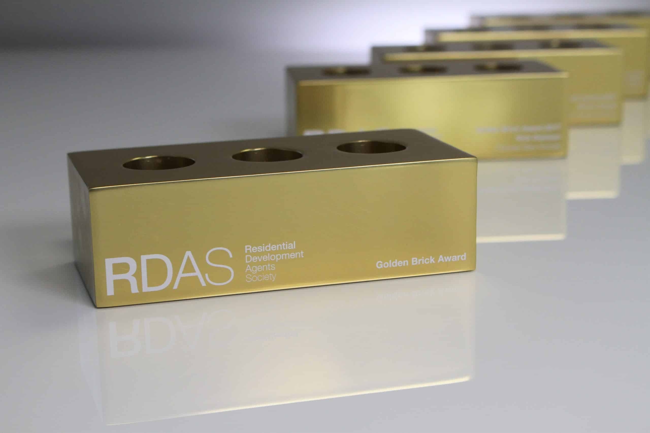 Discover Our Custom Gold Brick Awards Trophy | Gaudio