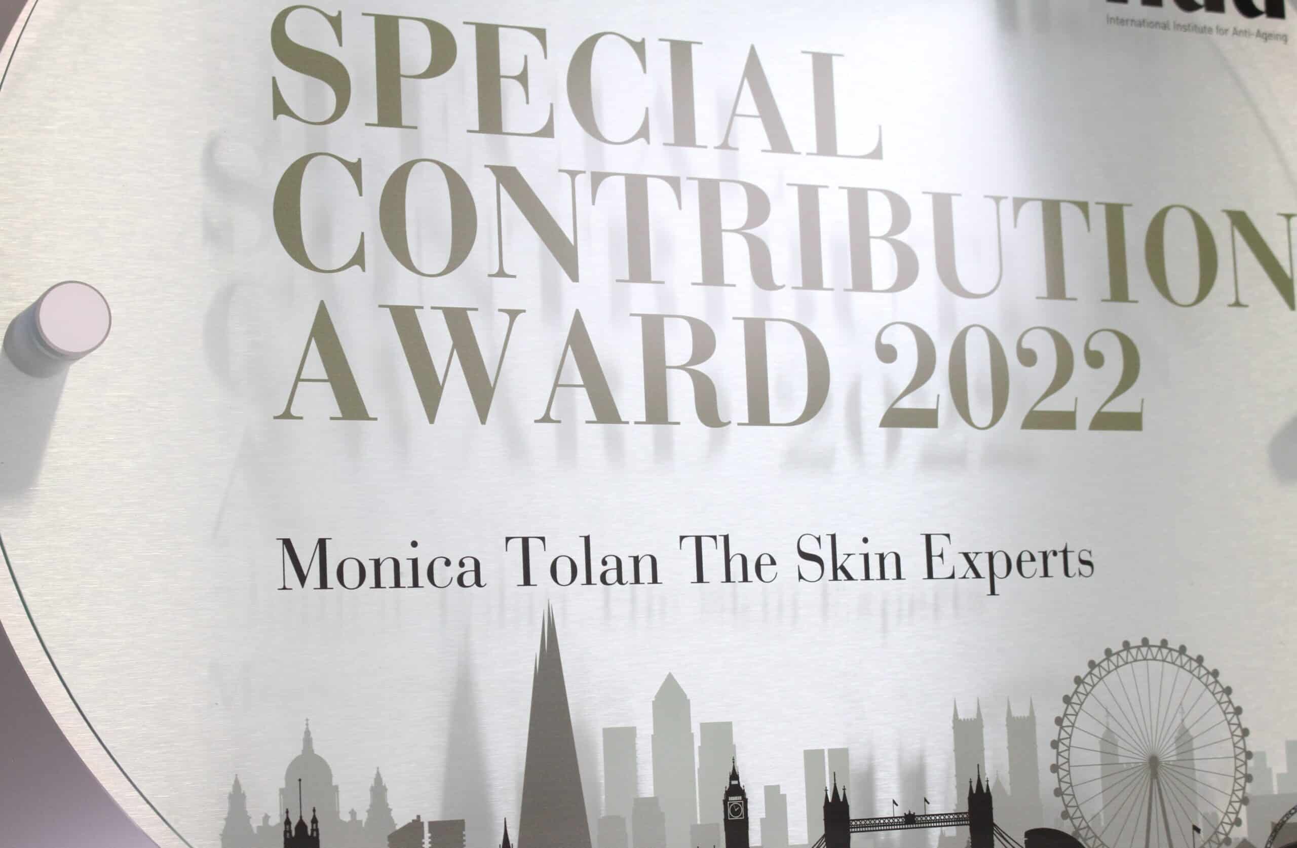 Discover Our Custom Special Contribution Award Plaque Trophy | Gaudio