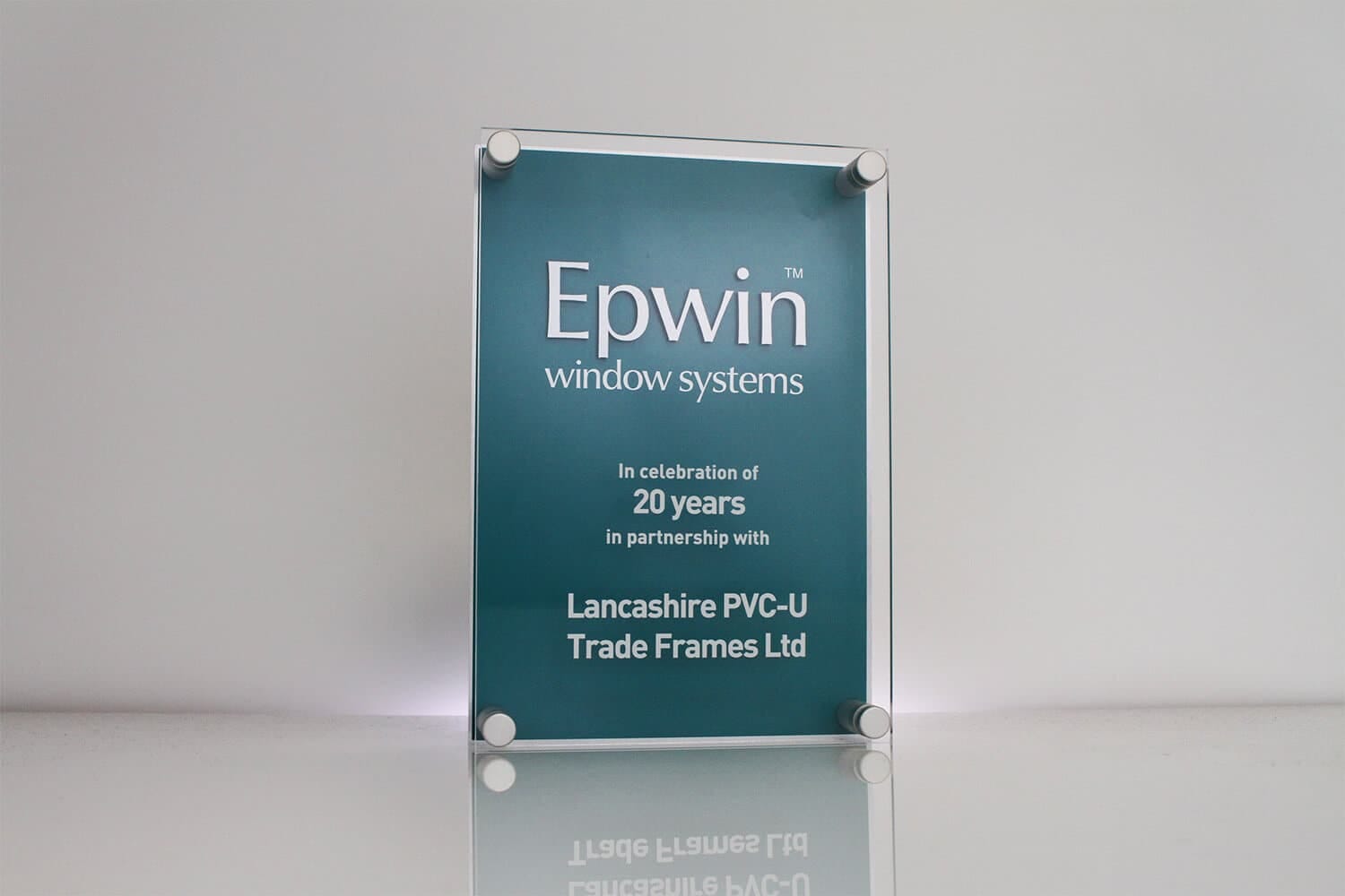 Order A Custom Epwin Plaque Trophy From Gaudio