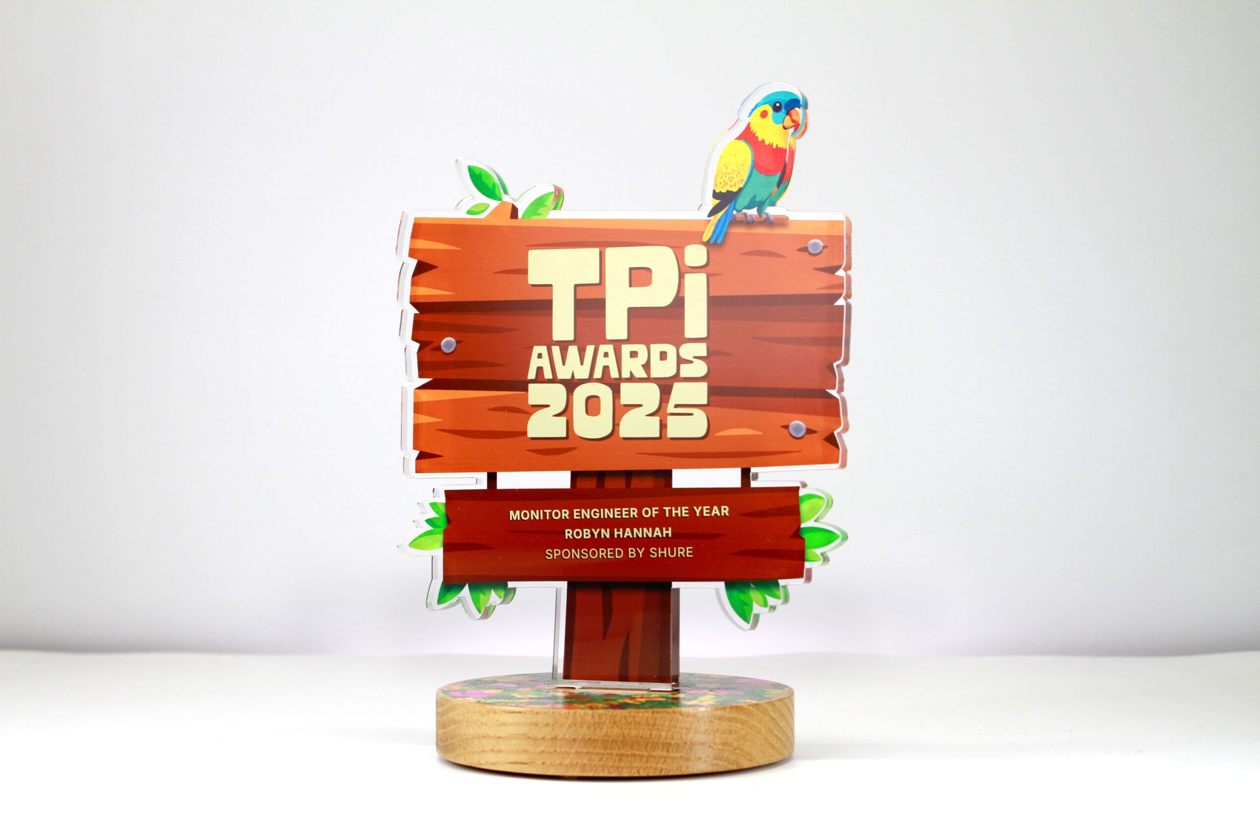 How To Order A Custom Trophy | Gaudio Awards